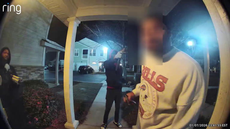 Ring camera catches thieves robbing Georgia man at gunpoint right ...