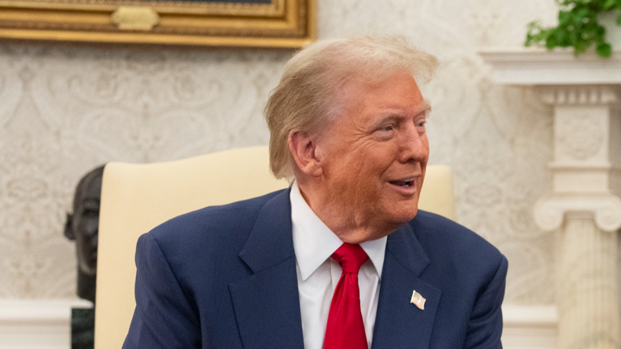 Trump: $2,000 checks by mid-2026, how to budget now