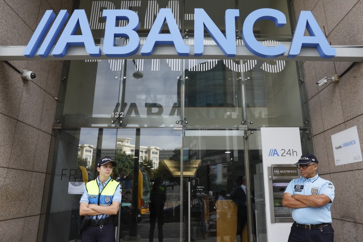 Abanca descarta mais cortes de pessoal em Portugal