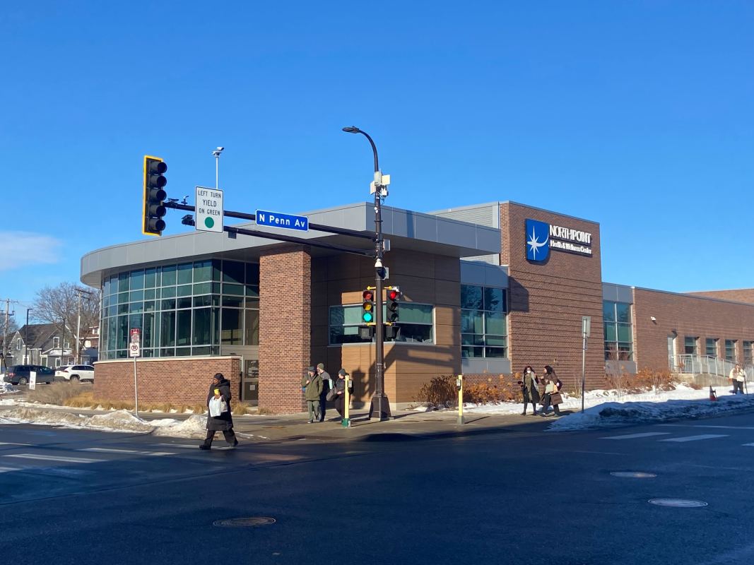 Bomb threats close Minneapolis medical center, prompt 'lockout' at ...
