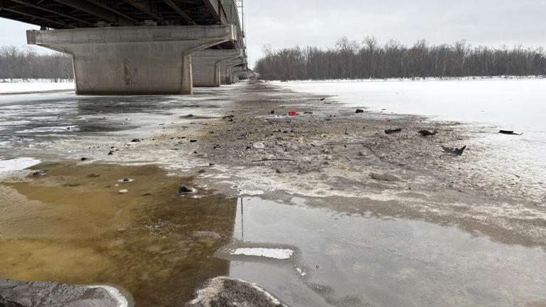 Good Samaritan rescues driver after car flies off Draveurs Bridge
