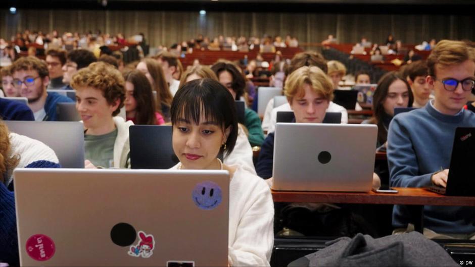 Students love AI — but isn't that cheating?