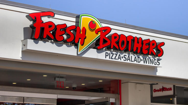 This popular California pizza chain is a vegan foodie's paradise