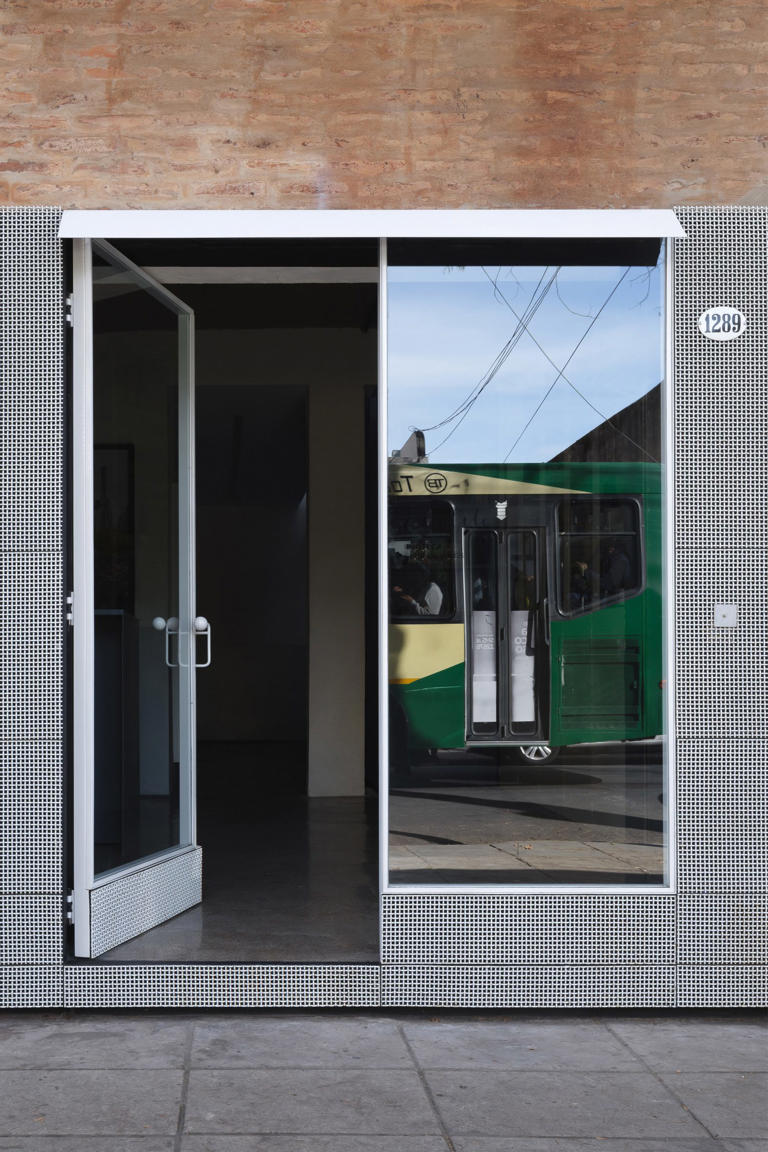 Mesh-covered Buenos Aires wine shop designed to resonate with the city ...
