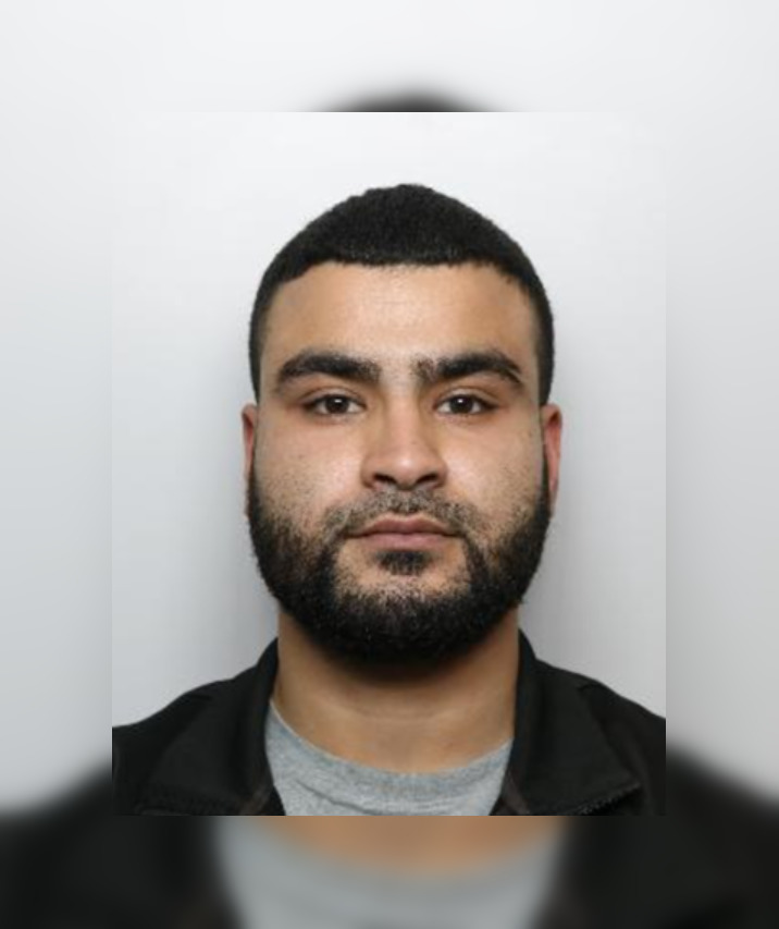 Police continuing to hunt man for attempted murder after Christmas Day ...