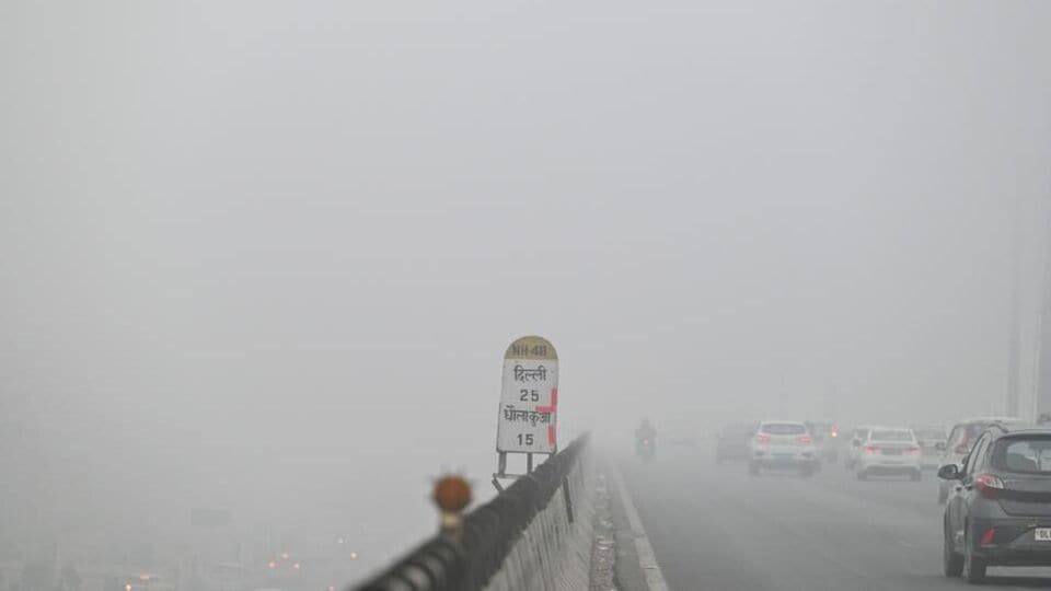 Cold wave bites Gurgaon: IMD predicts more foggy mornings, low ...