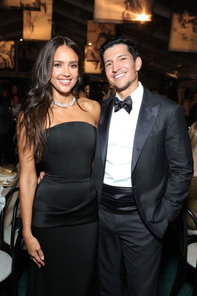 Jessica Alba and Danny Ramirez share a sweet kiss in new PDA-packed ...