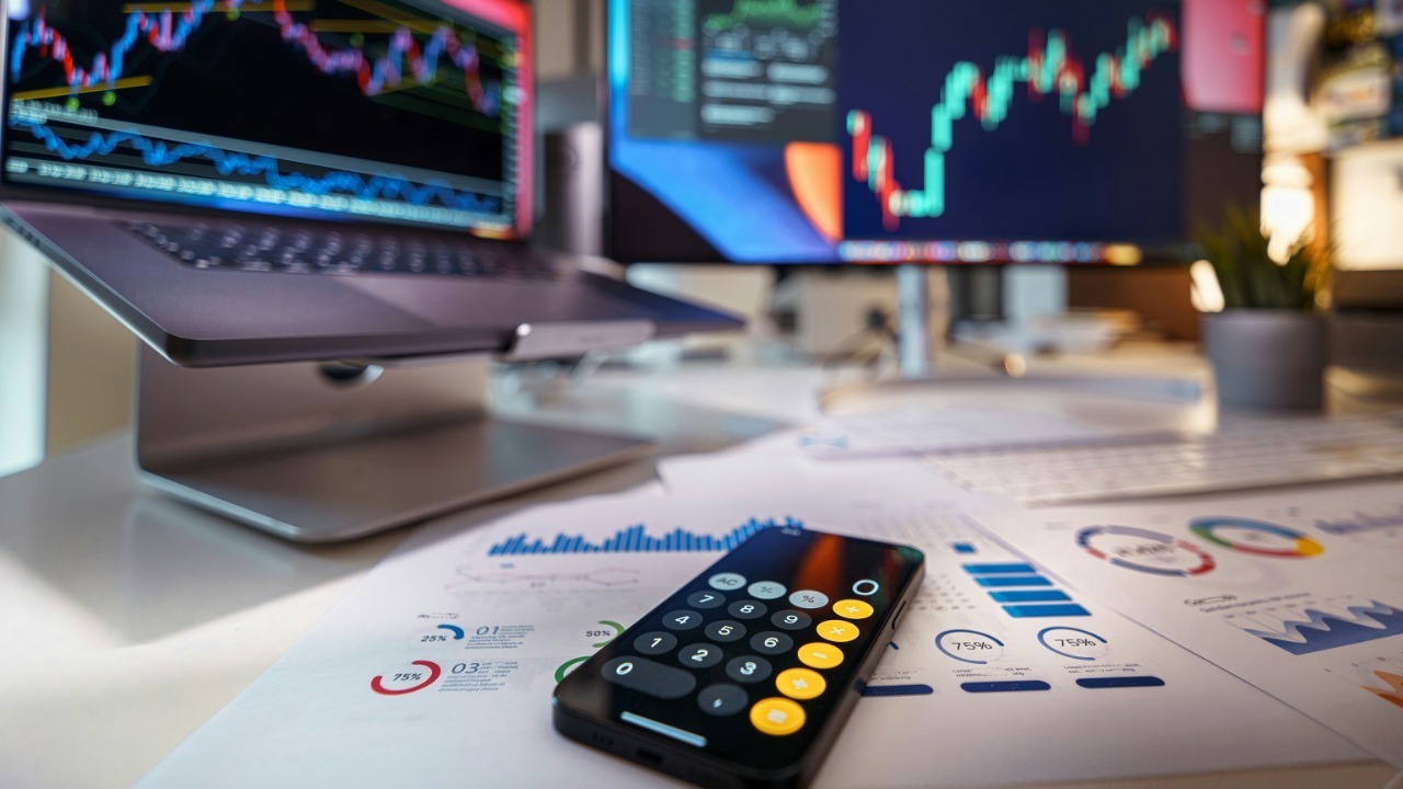 Stock futures slide after Fed reveals subpoenas