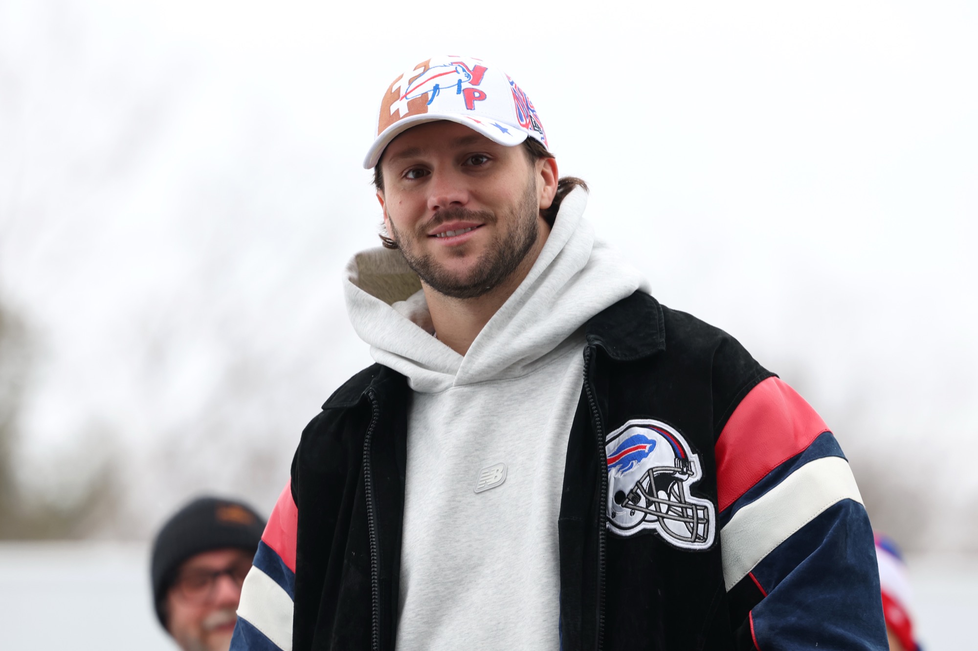 Josh Allen subtly supports Hailee Steinfeld's solo Golden Globes outing