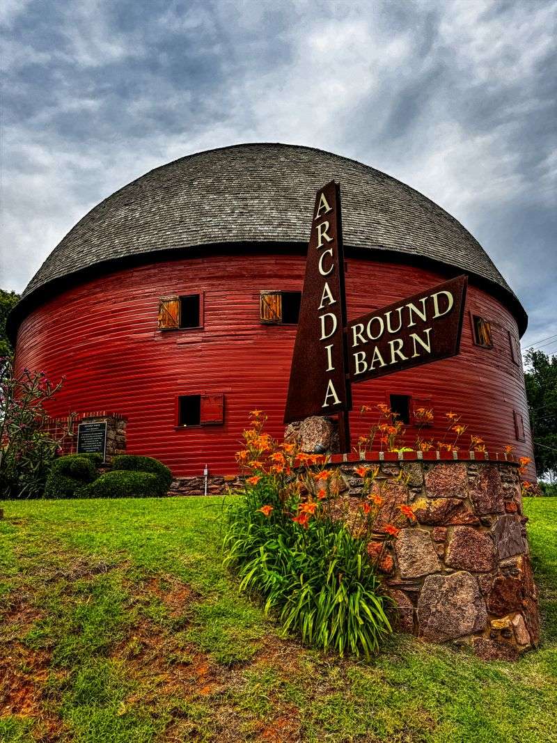 These strange Oklahoma sights make no sense until you see them in person
