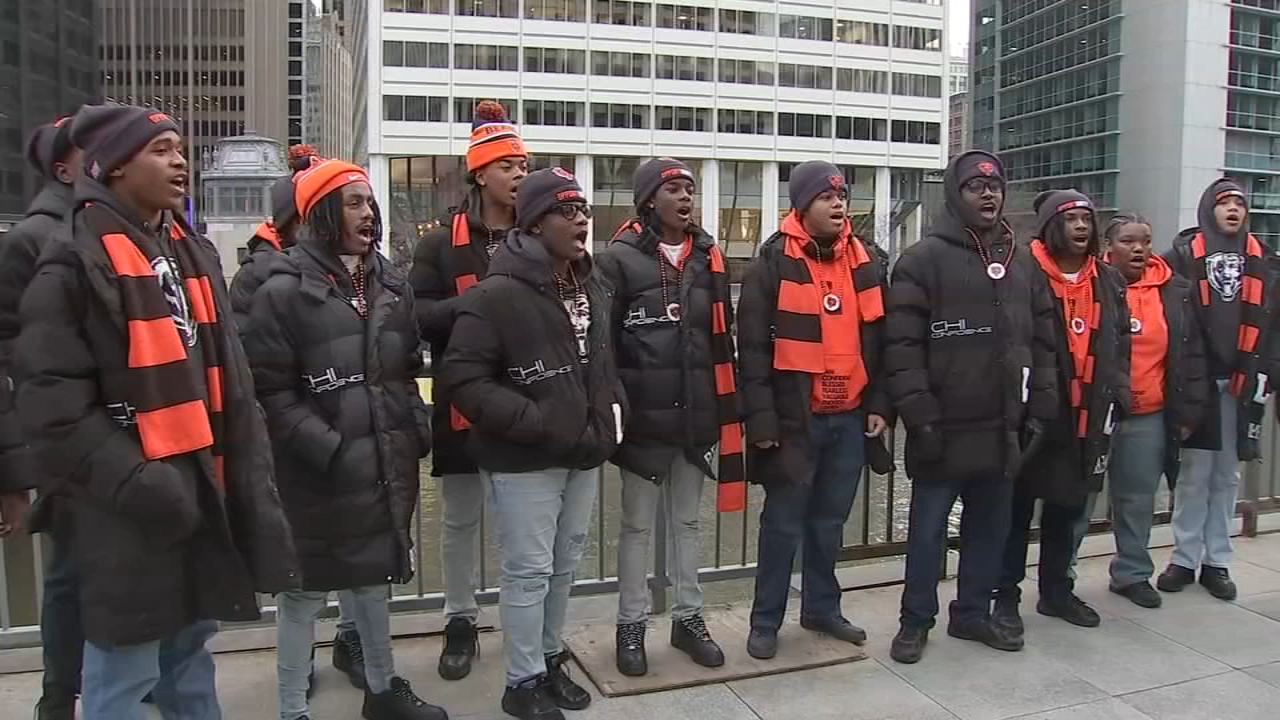 Chicago Bears, Leo HS choir hype up fans after win over Green Bay Packers