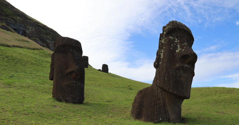 New study confirms the legend that the massive Moai statues of Rapa Nui ...