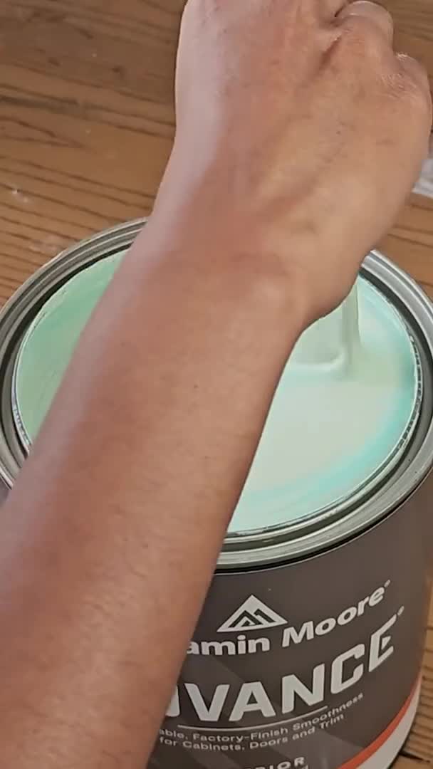 Got an old lampshade lying around? Steal this brilliant DIY idea!