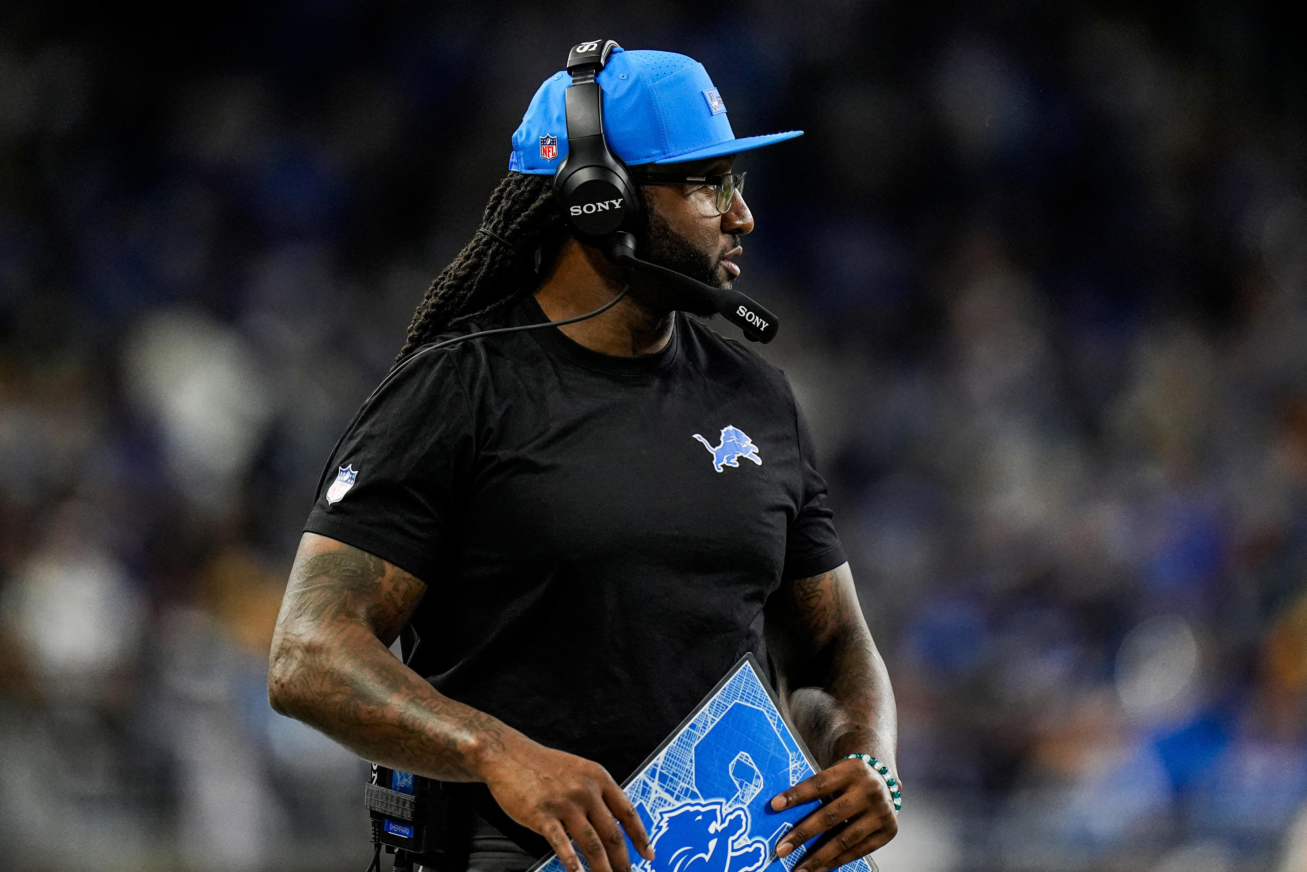 Miami Dolphins request interview with Kelvin Sheppard