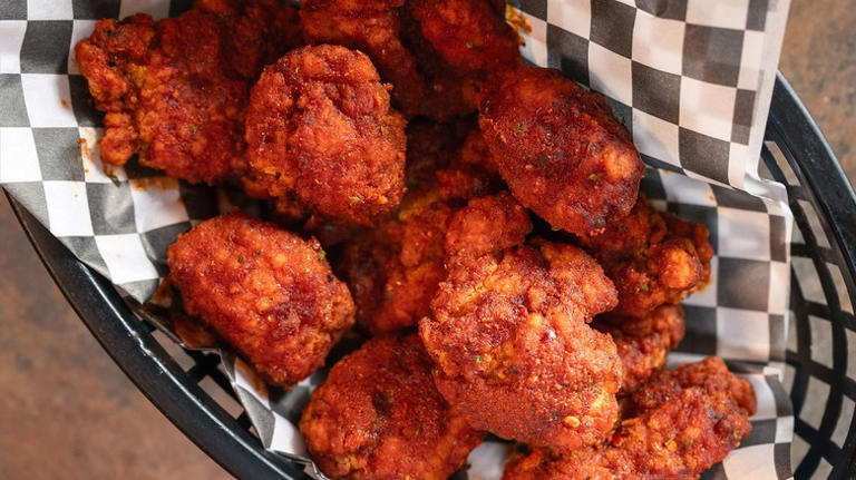 Customers agree, these are the best wings you can find at pizza chains ...