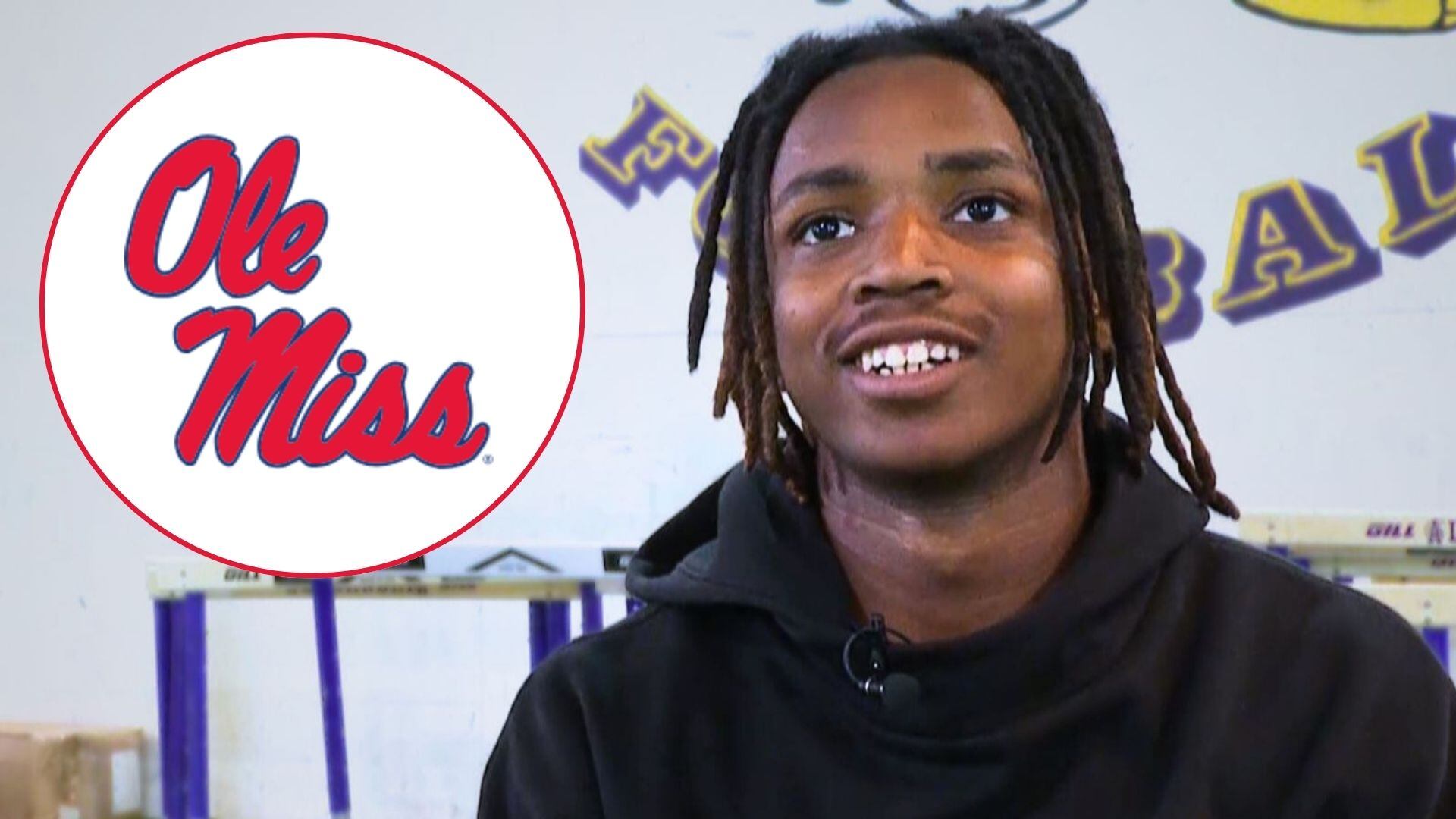 JT Lindsey announces transfer to Ole Miss