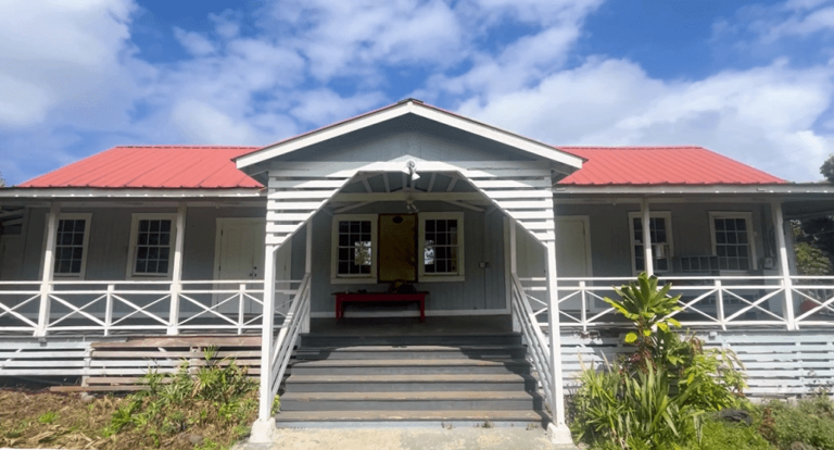 ‘We’re not giving up’: Nonprofit Kona art school looks to rebuild aging ...