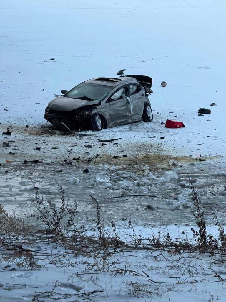 Good Samaritan rescues driver after car flies off Draveurs Bridge