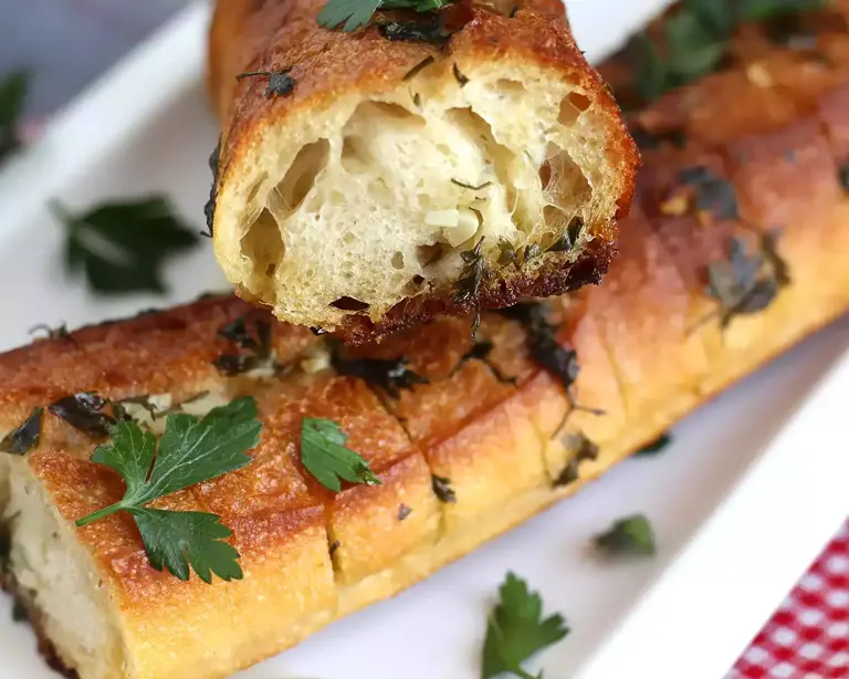 Garlic bread - video recipe!
