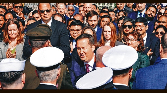 With Enter Sandman and My Way, Gor sets the tone in his first day in office