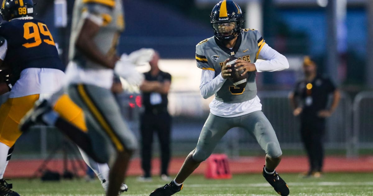 Early enrollees in Texas’ 2026 class mark their first day of class