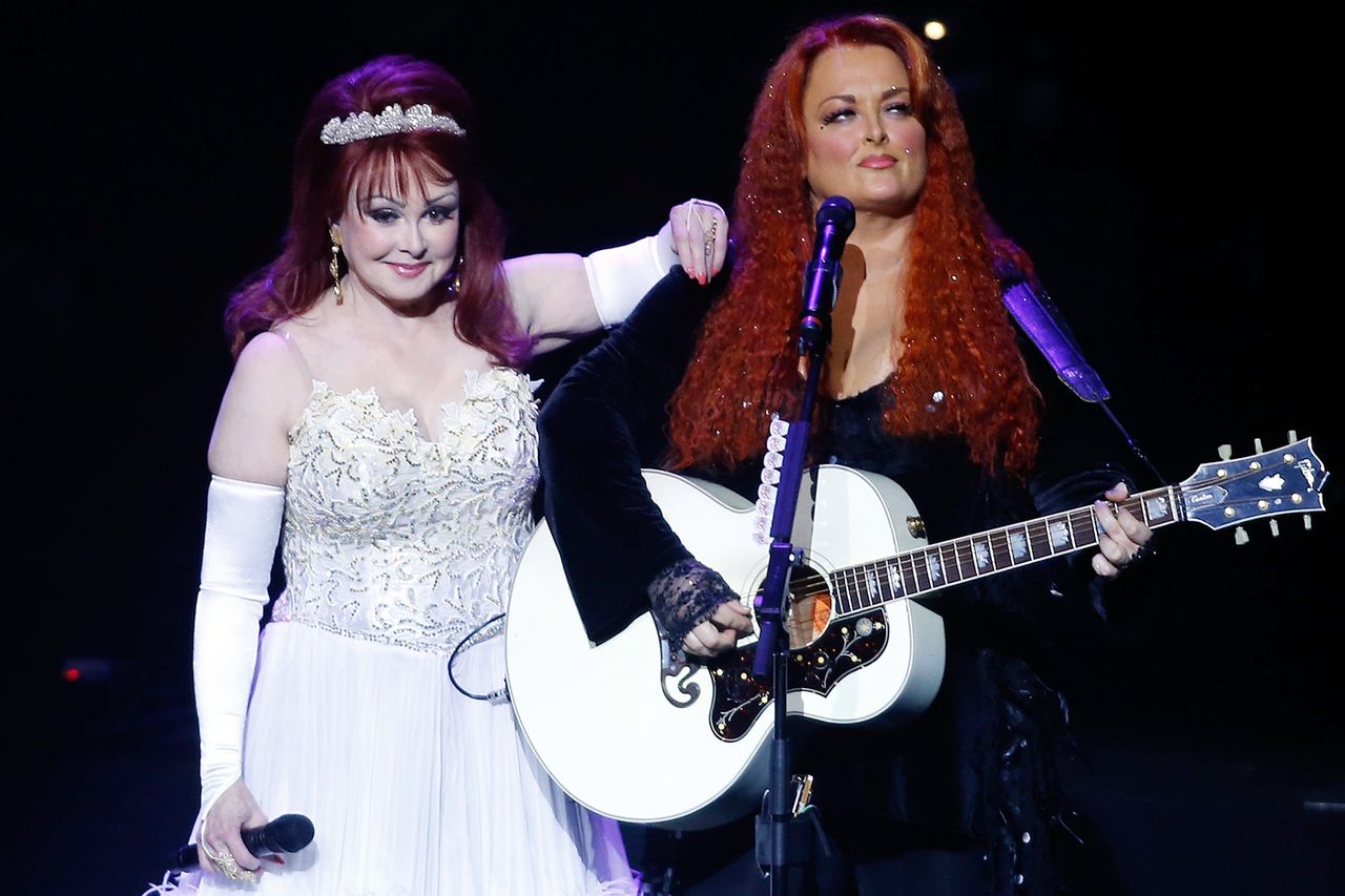 Wynonna Judd honors late mom Naomi Judd in emotional 80th birthday ...