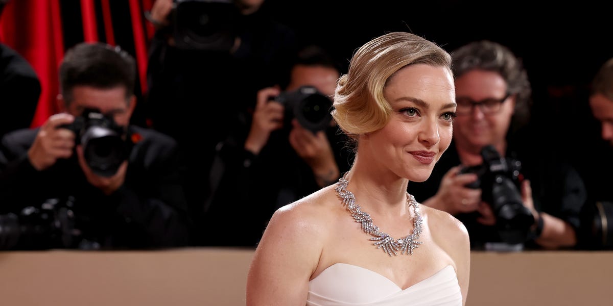 Amanda Seyfried’s secret for sculpted skin at the Golden Globes is this ...