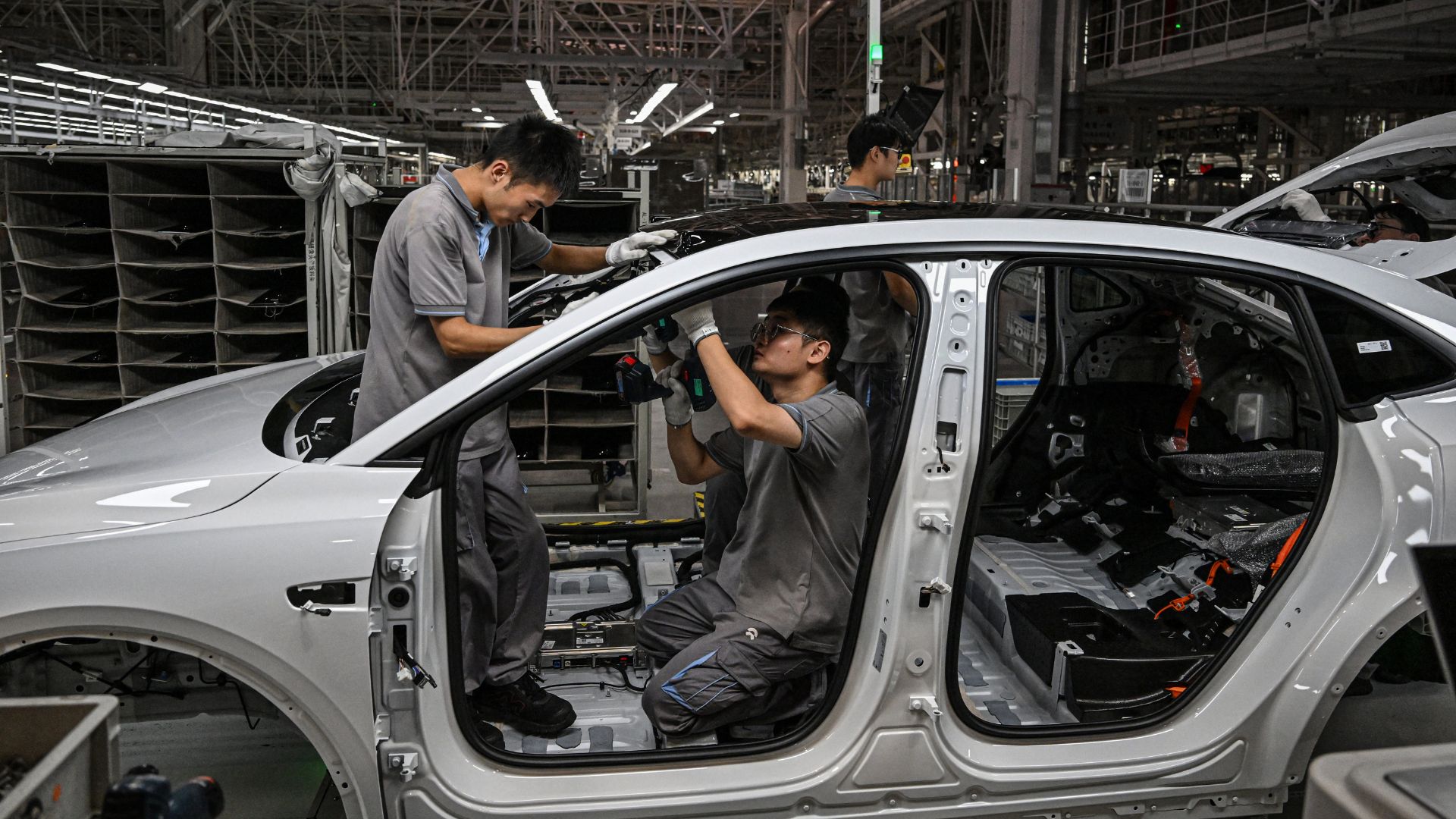 EU tells Chinese EV makers: Model-specific prices needed to escape tariffs