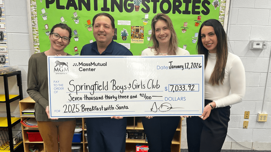 Breakfast with Santa event raises $7K for youth programs
