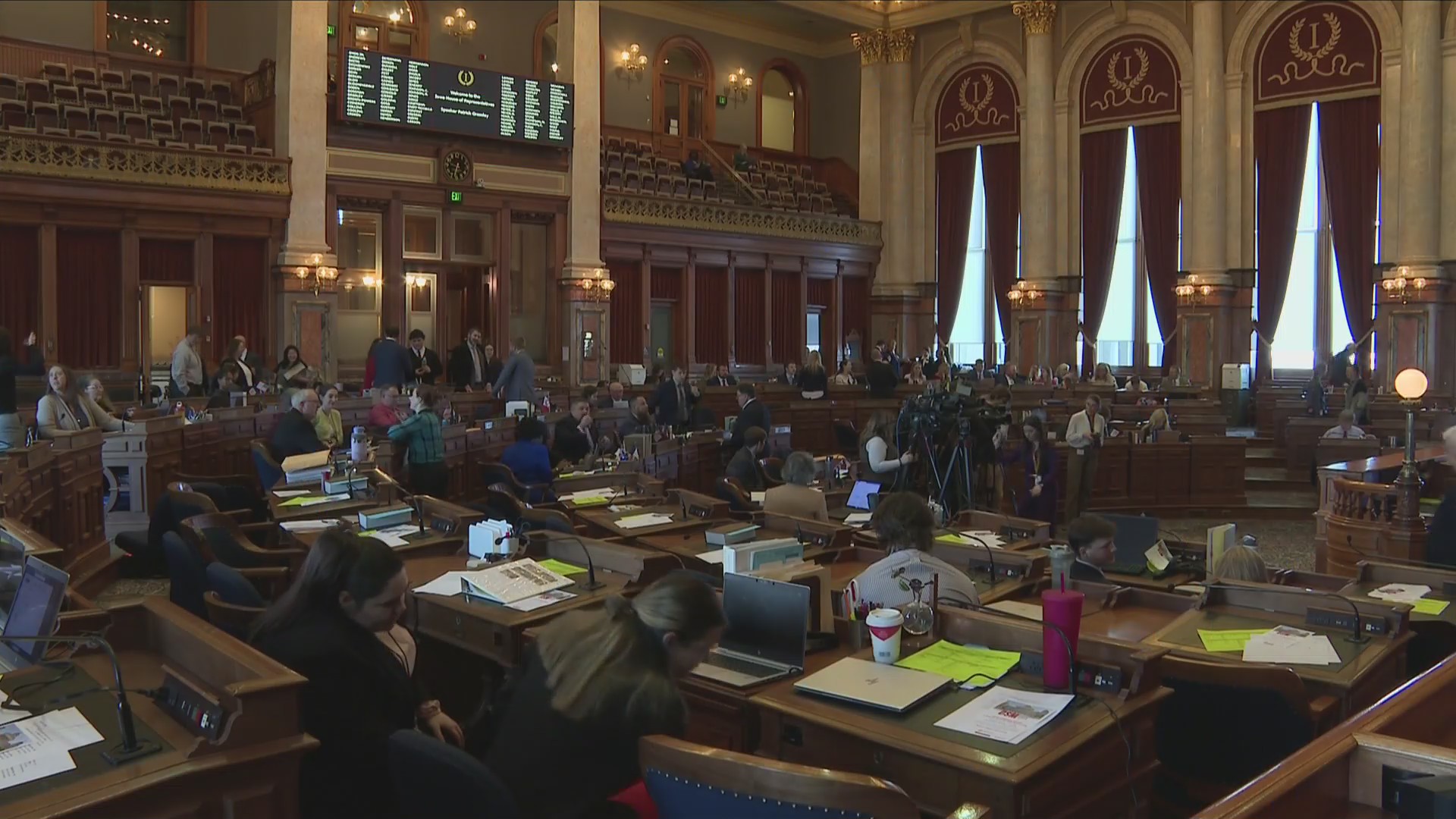 Iowa Senate Republicans outline property tax plan on day 1 of 2026 ...