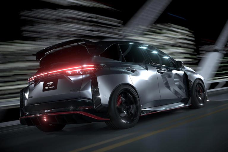 Nissan Aura Nismo RS concept previews track-ready hybrid hot hatch