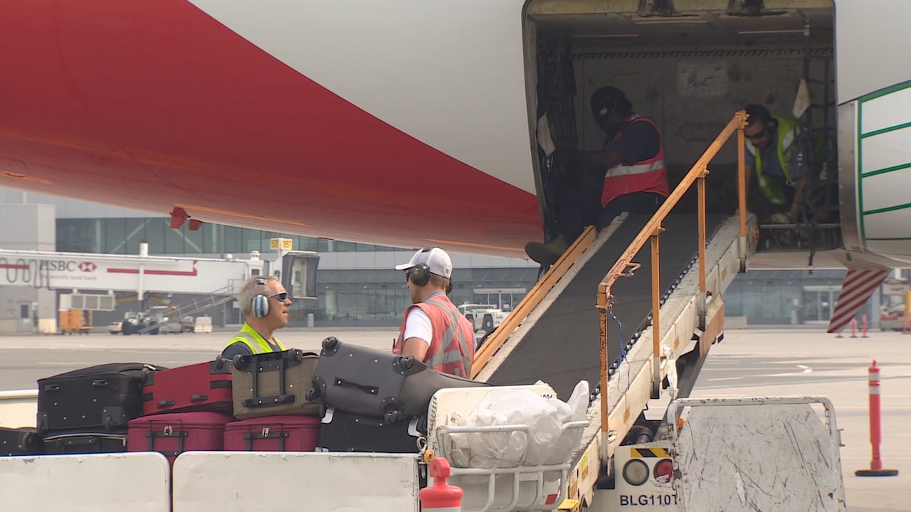 NB woman describes moment she realized someone was stuck in plane ...