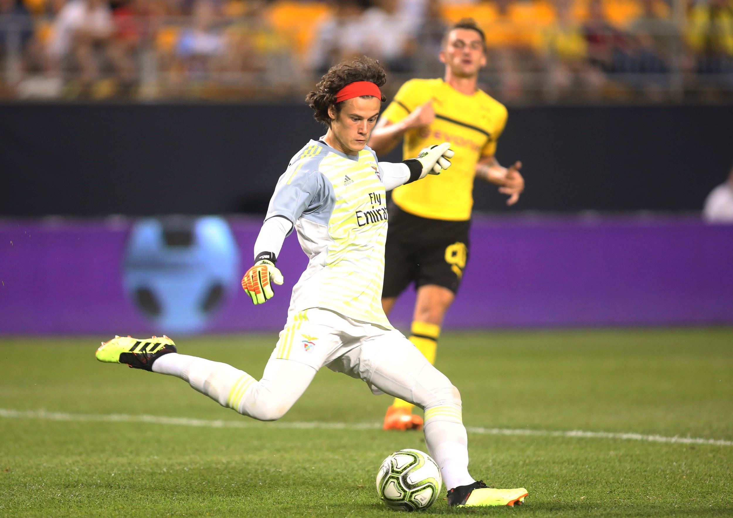 Tottenham talks for €70m Vicario replacement coming off an impressive ...