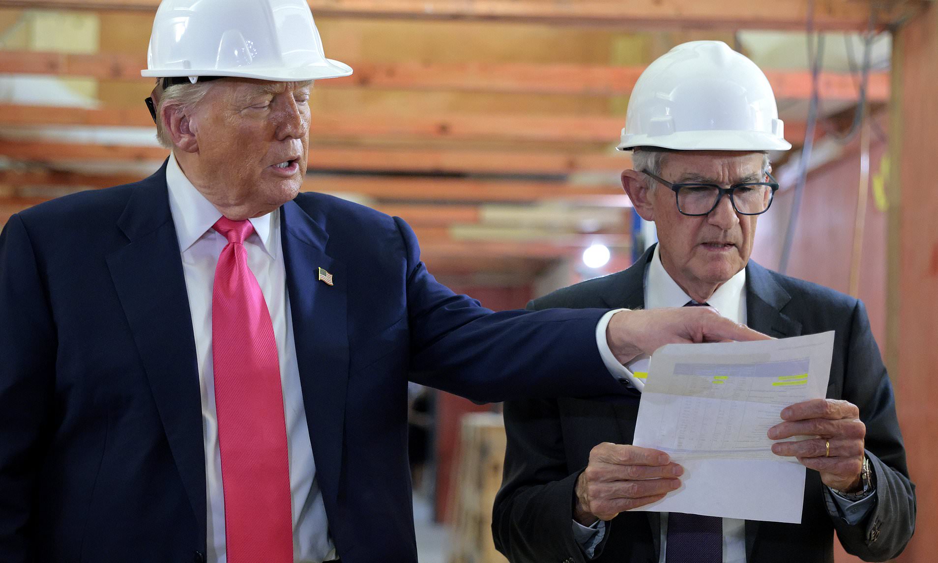 Trump is turning US into a 'banana republic': Former Fed bosses join ...