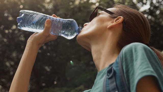 New study uncovers disturbing side effects of drinking from plastic ...