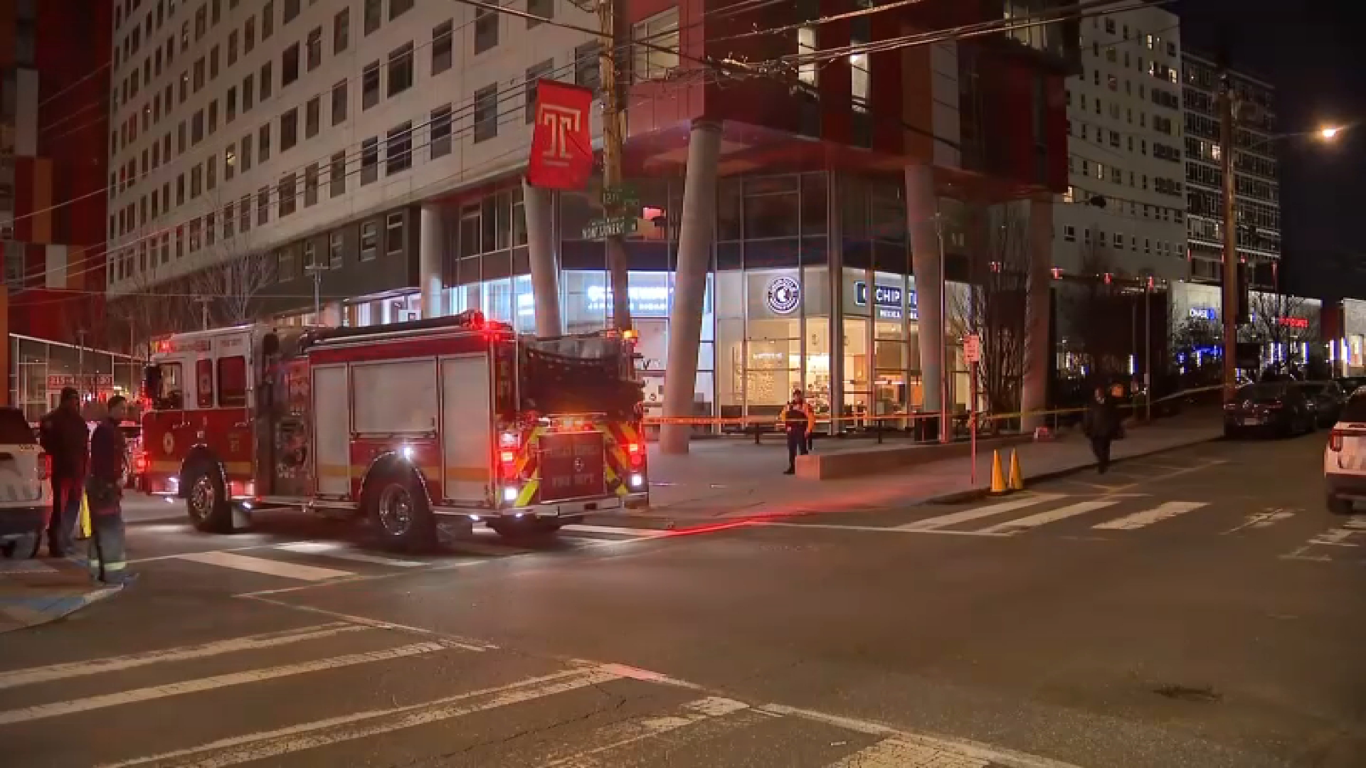 Presencia policial en campus de Temple University a la hora pico vespertina