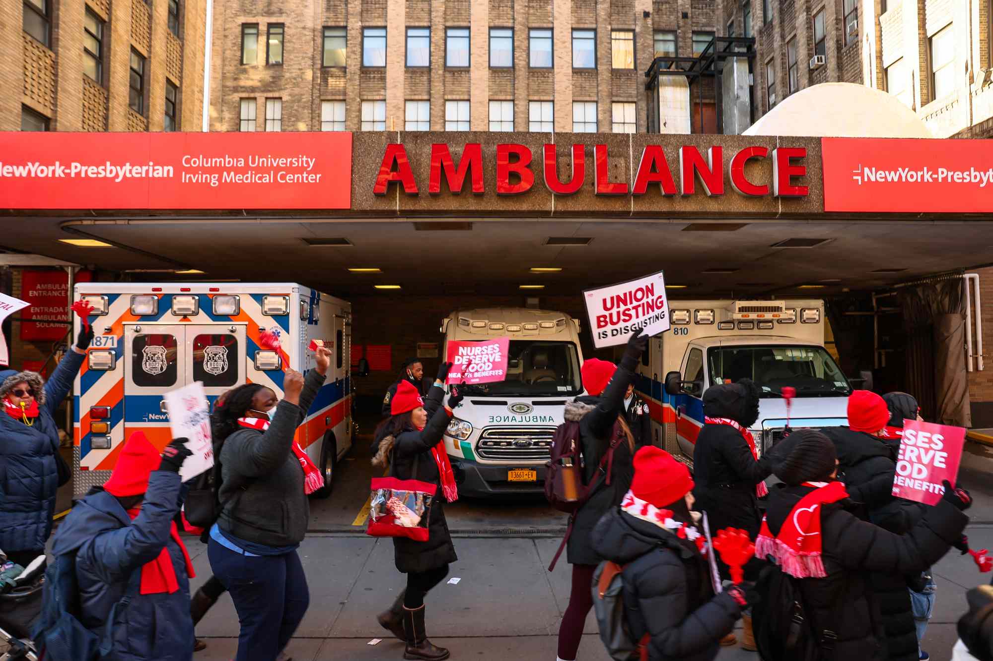 15,000 nurses from major New York City hospitals walk out in historic ...
