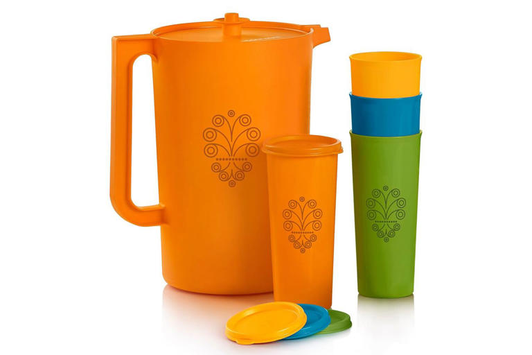 This retro-inspired Tupperware drinkware set has the original charm of ...