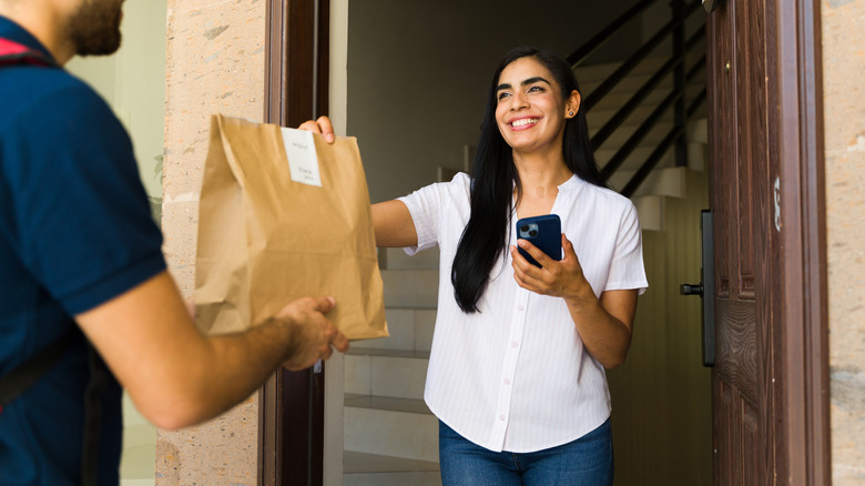 10 mistakes everyone makes when using food delivery apps