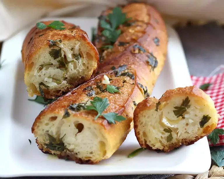 Garlic bread - video recipe!