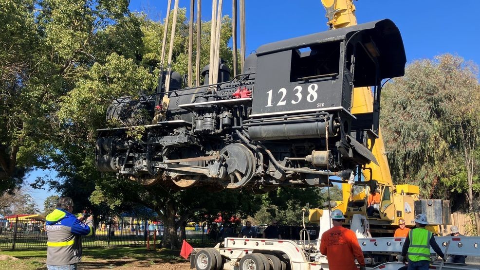 Historic steam locomotive at Roeding Park headed to Kingsburg Depot for ...