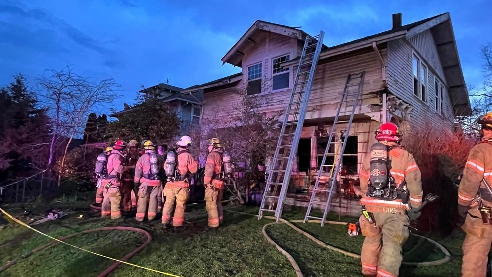 Woman dies after fire fills NE Portland home with smoke
