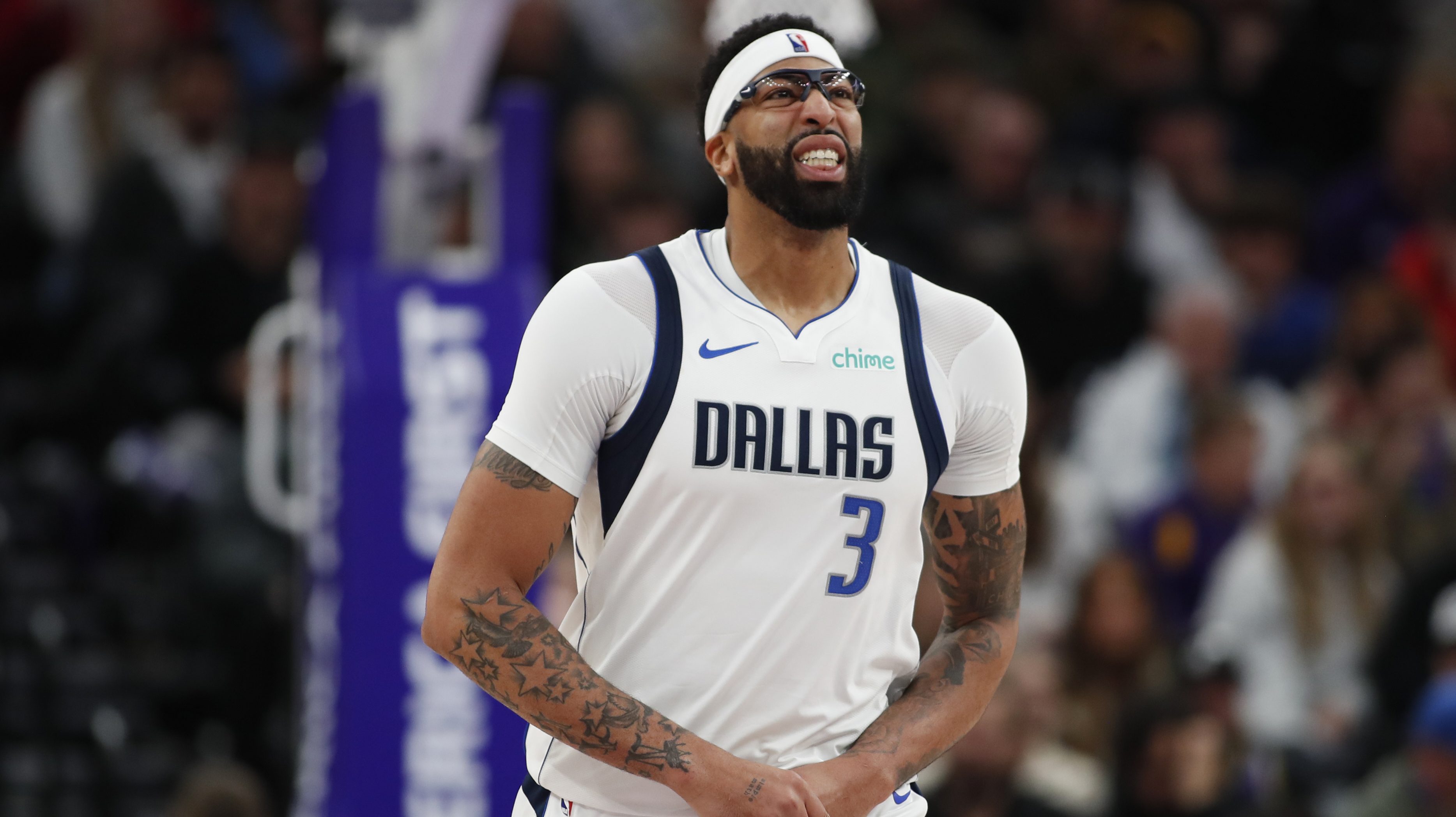 A 'silver lining' for Mavericks after Anthony Davis' hand injury