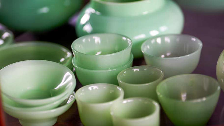 7 vintage kitchen items people pay a shocking amount for