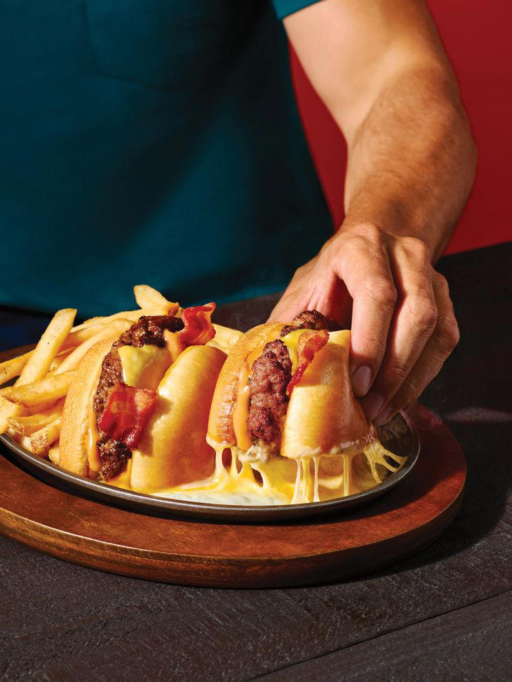 Applebee's brings back popular $6 sips and debuts an all-new sizzling dish