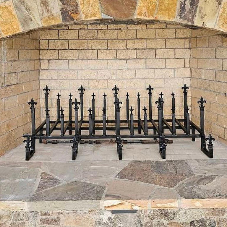 Tips for choosing fireplace andirons and grates