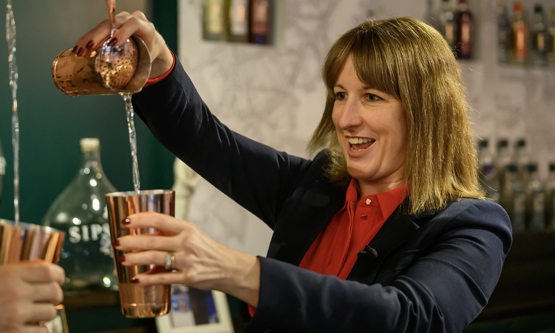 Rachel Reeves refuses to bail out hospitality venues as 2,000 face ...