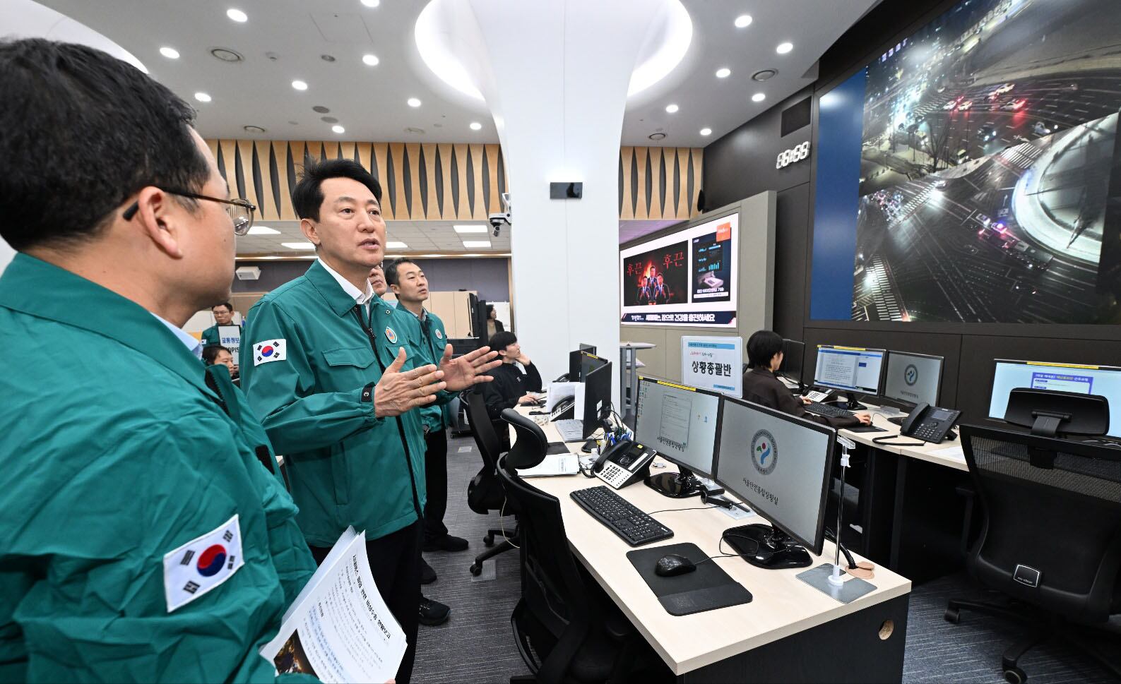 Seoul Mayor Oh Se-hoon vows to persuade labor and management amid bus ...