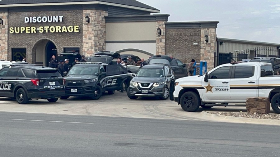 Standoff near Lamar Elementary ends with suspect’s death