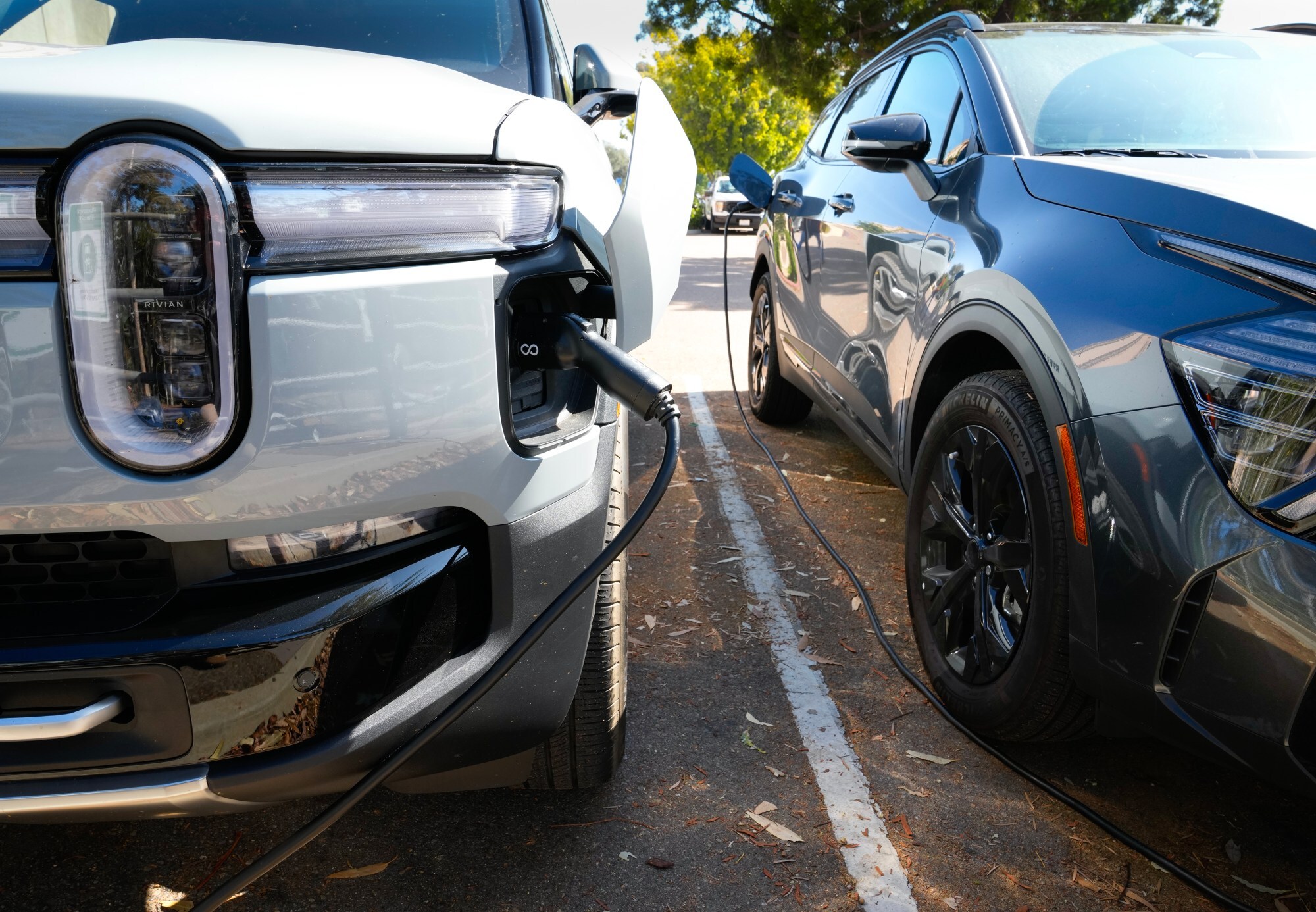 Newsom’s new budget wants to revive California rebate program for EVs